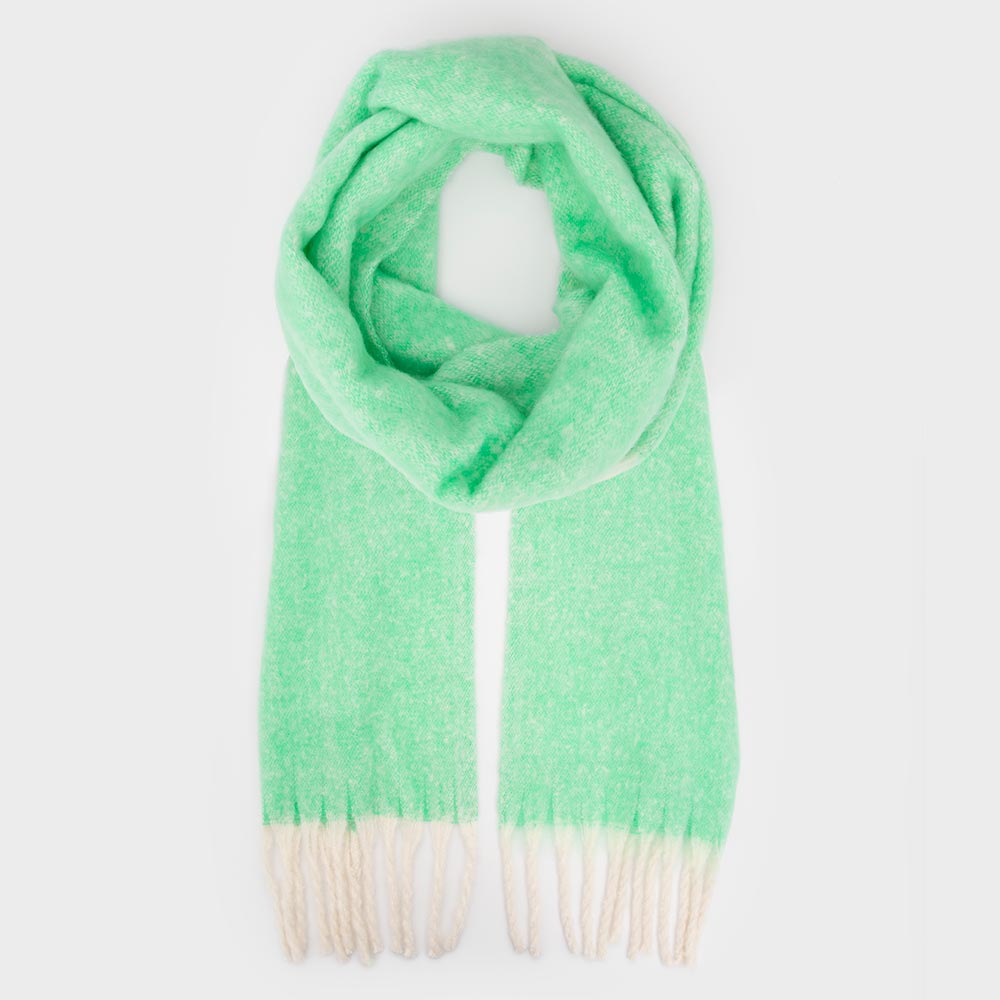 Wren Chunky Scarf | Fashion & Lifestyle | Avon UK